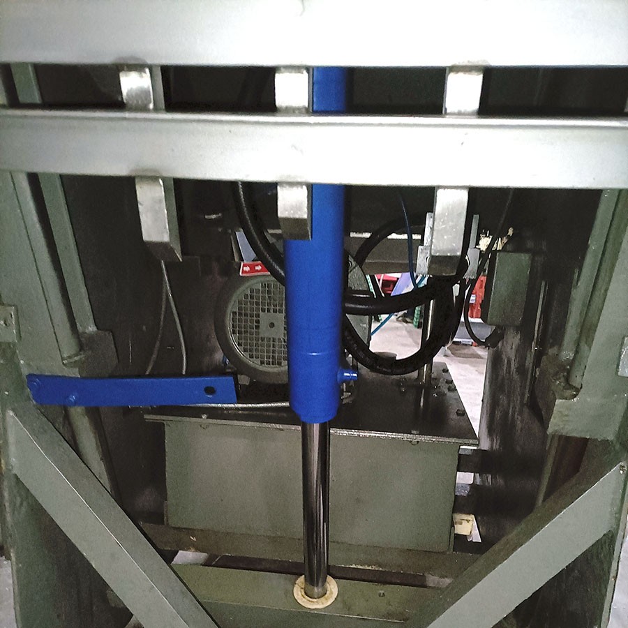 MAGURIT FROZEN BLOCK CUTTER MODEL: FROMAT